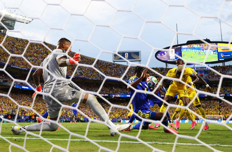 Bangkok Post - Keeper Room shines as Curacao hold Ecuador for historic ...