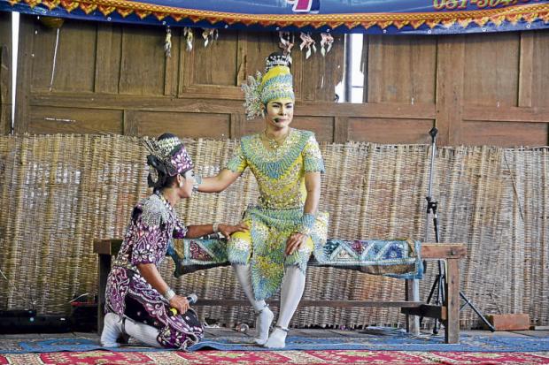 Bangkok Post - Likay Festival in Ang Thong