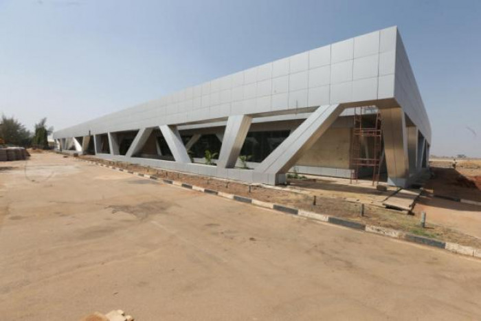 Bangkok Post - Terminal still building site ahead of air hub switch