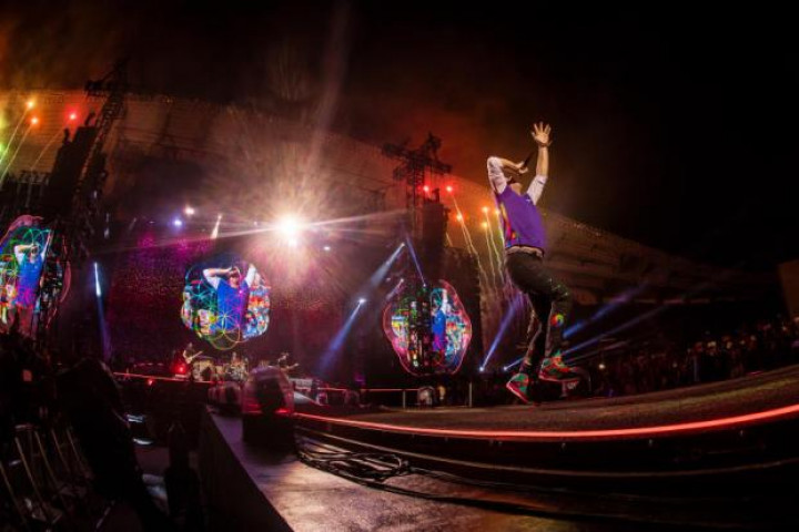 Bangkok Post - Coldplay thrill Bangkok with sound and spectacle