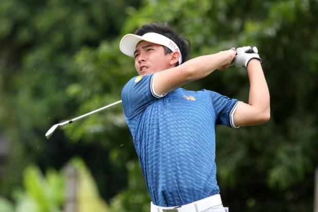 Bangkok Post - Holder Wichayanon leads Singapore's Yap by one