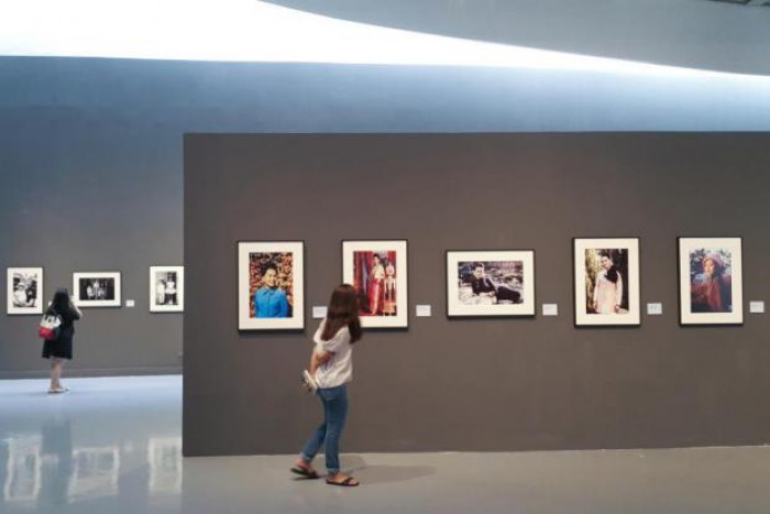 Bangkok Post - Snapshots from a singular perspective