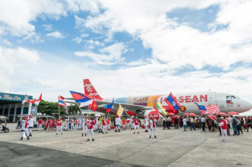 Bangkok Post - AirAsia adds Asean emblem for unity, brand image