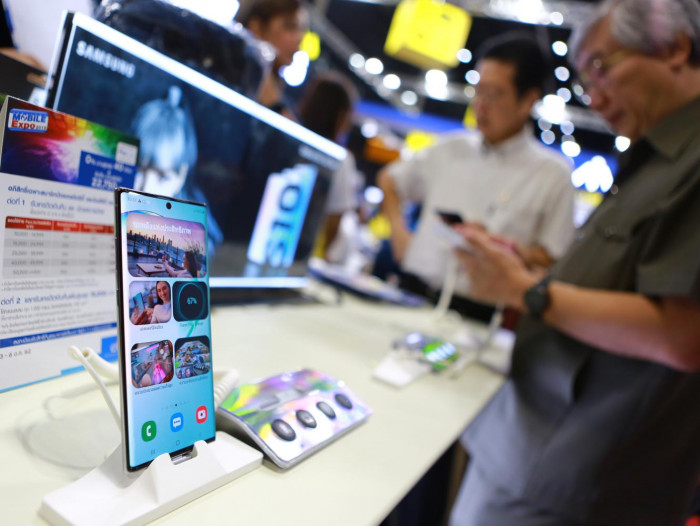 Bangkok Post - As phone sales ebb, lack of 5G highlighted