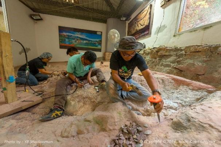Bangkok Post - Dinosaur dig opens up path to the future