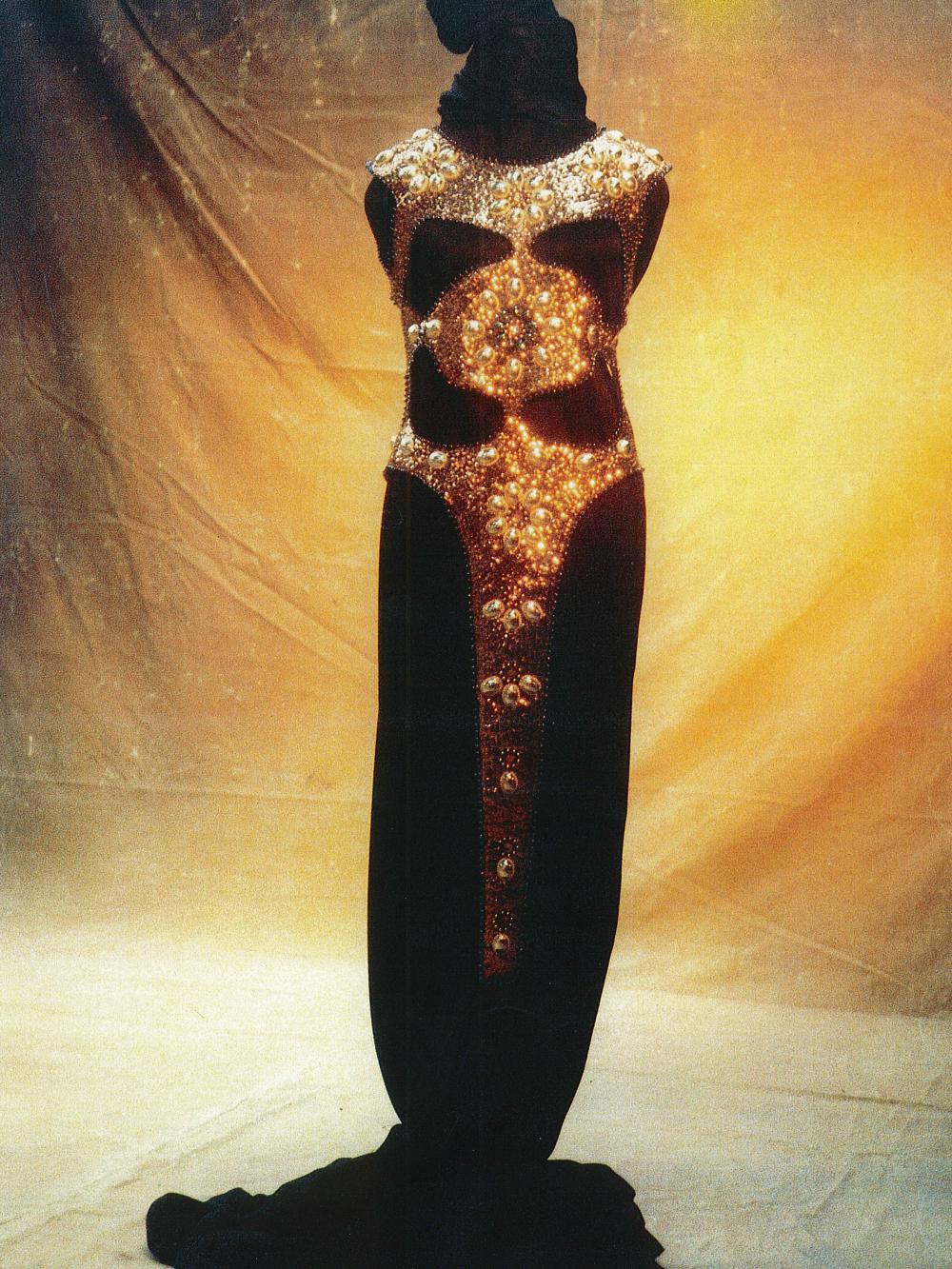 Bangkok Post - Graceful form, intricate craftsmanship