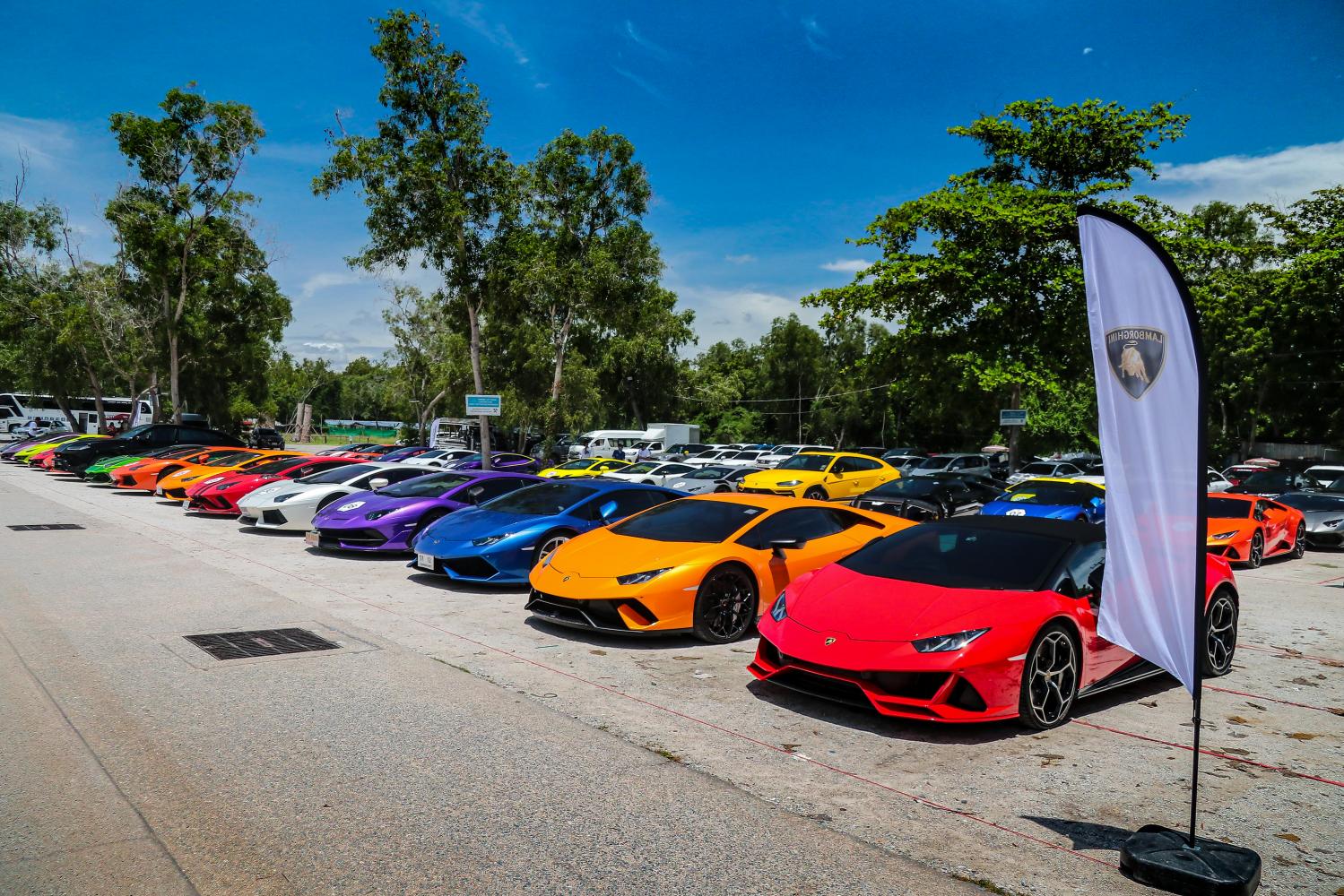 Bangkok Post - Lambo lovers' lap