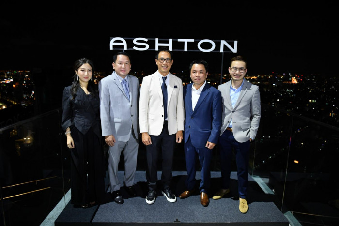 Bangkok Post - The two towers... of Ashton