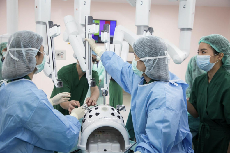 Bangkok Post - Hospital launches high-tech robot 'surgeon'
