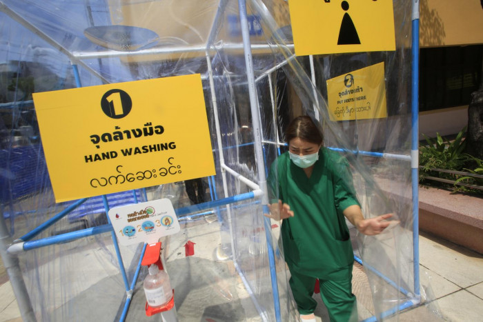 Bangkok Post - BMA opens 6th field hospital, in a temple