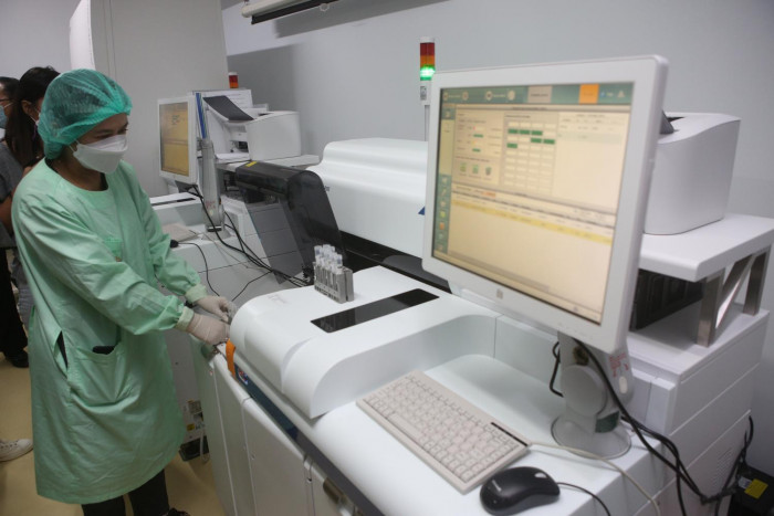 Bangkok Post - Latest Covid test machines for hospital