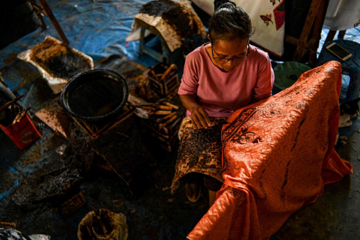 Bangkok Post - Driving Indonesia's women-led weaving recovery