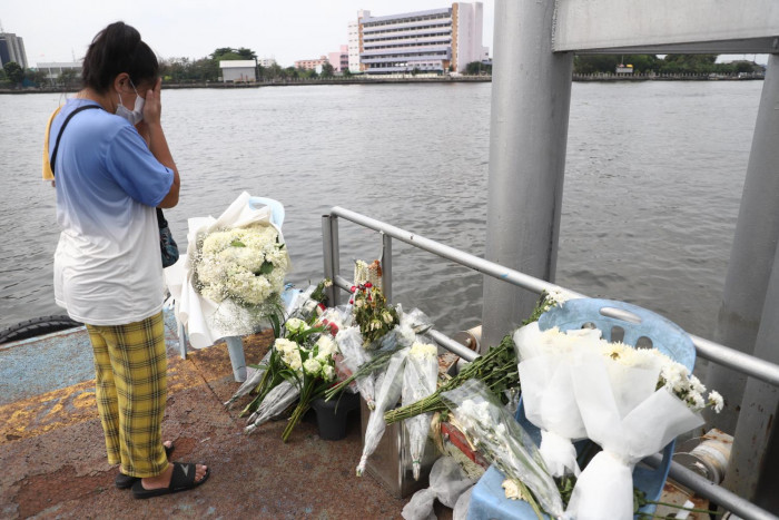 Bangkok Post - All 5 on boat with Tangmo face charges