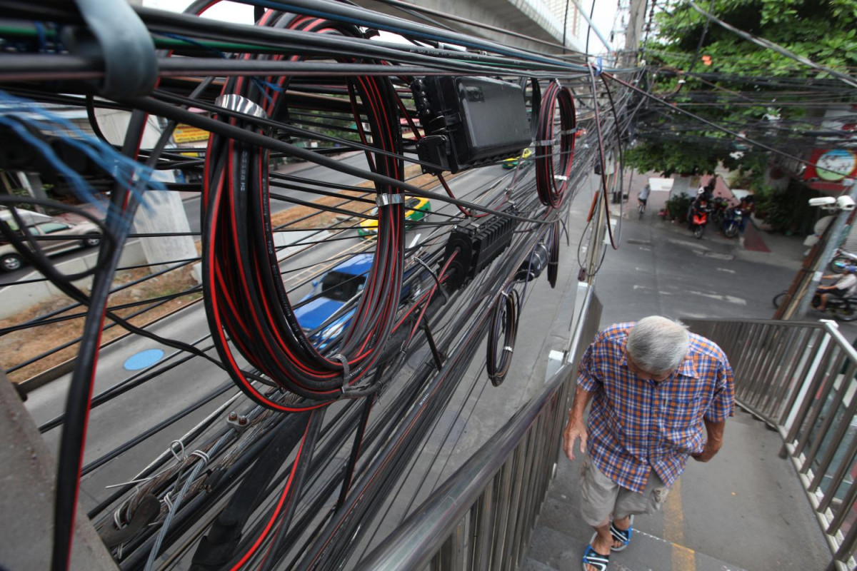 Bangkok Post - Ministry, BMA panel to tackle overhead cables
