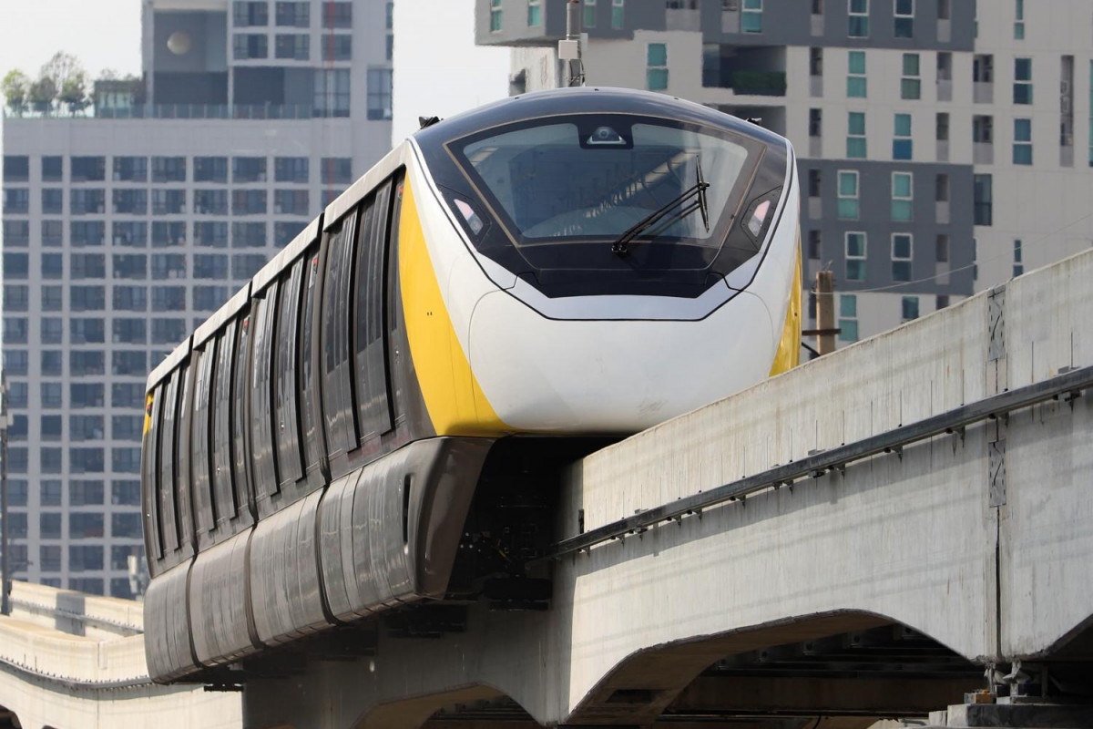 Bangkok Post - Yellow Line monorail experiences its first technical glitch