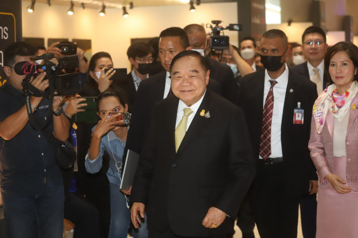Bangkok Post - 'No Thaksin talks in UK,' says Prawit