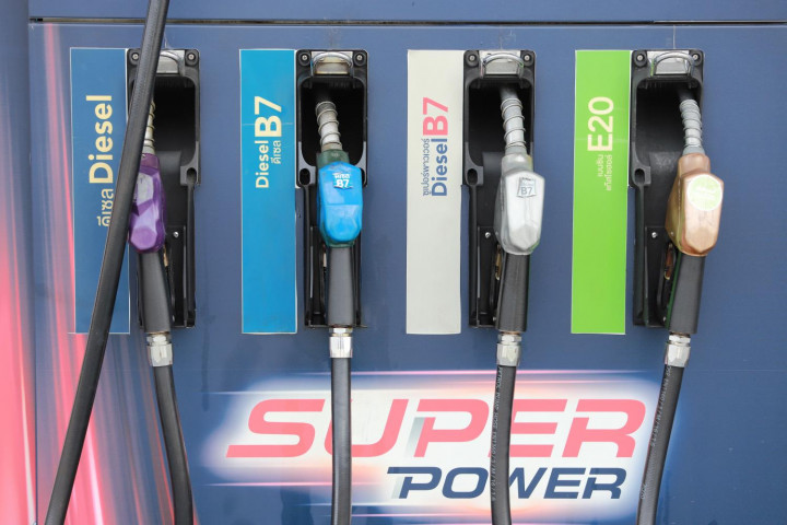 Bangkok Post - Oil Fuel Fund facing losses of B100bn