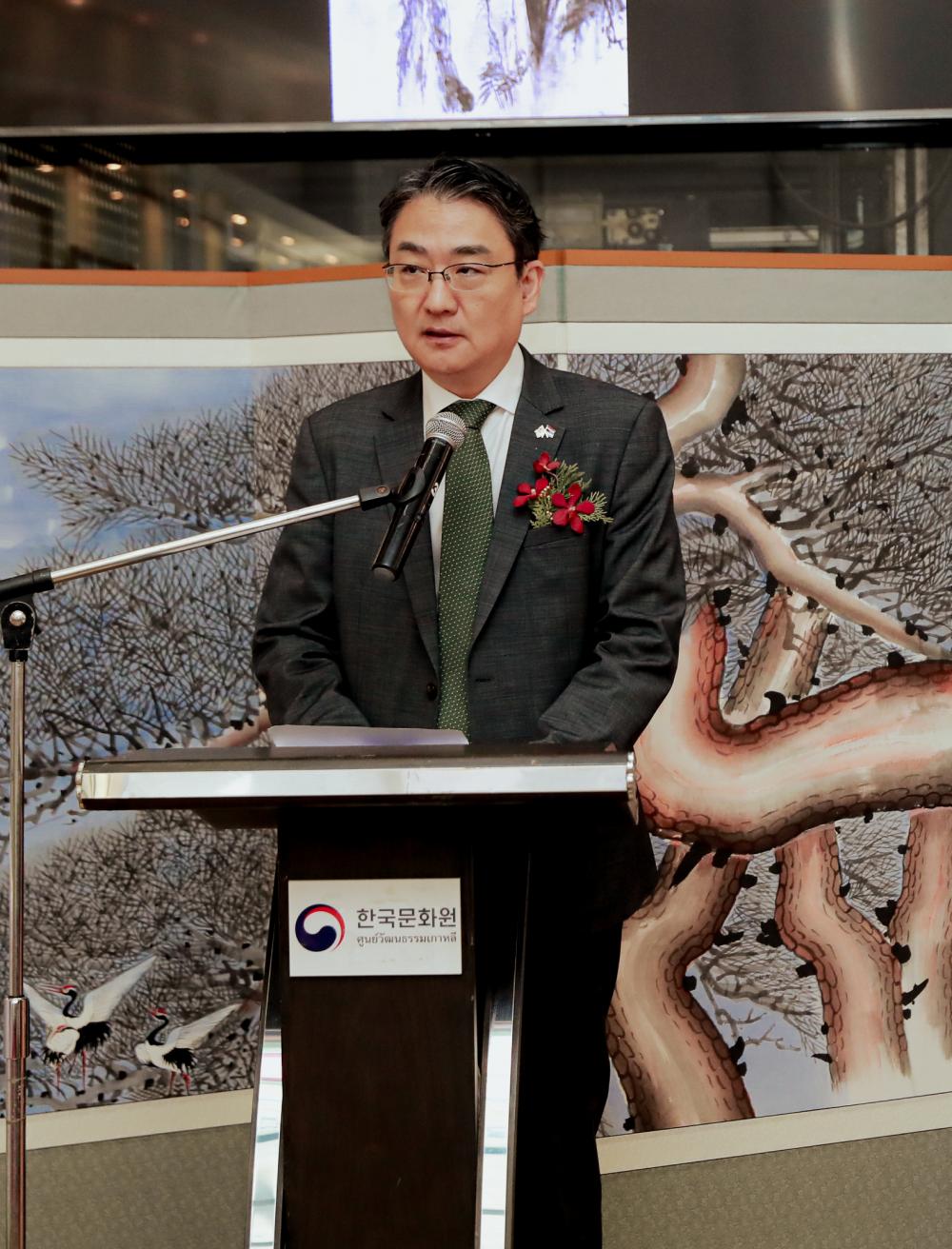 Bangkok Post - Exhibition highlights Sumukhwa art
