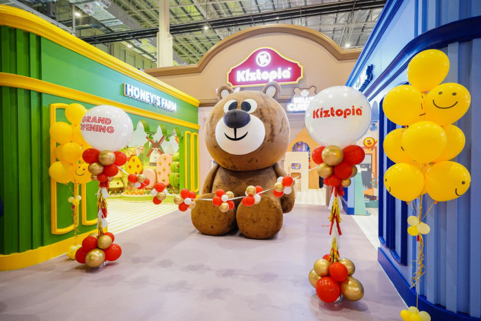 Bangkok Post - Rivals spar to entertain kids