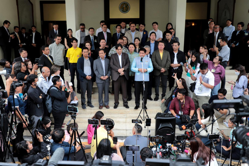 Bangkok Post - Thamanat vows to quit