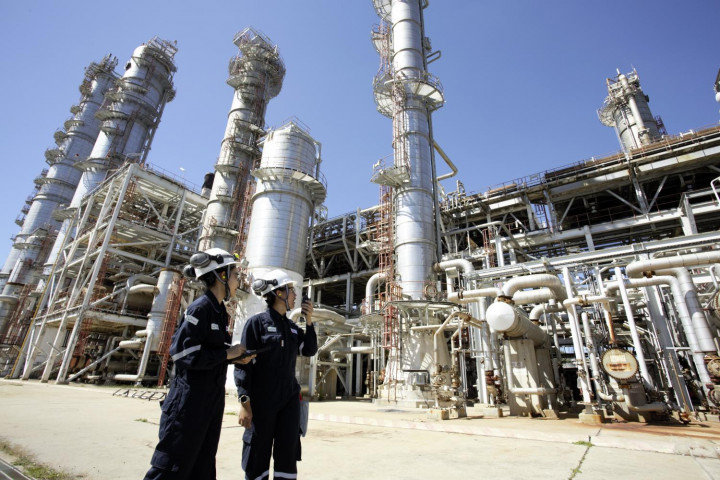 Bangkok Post - Bangchak refinery limits budget outlay