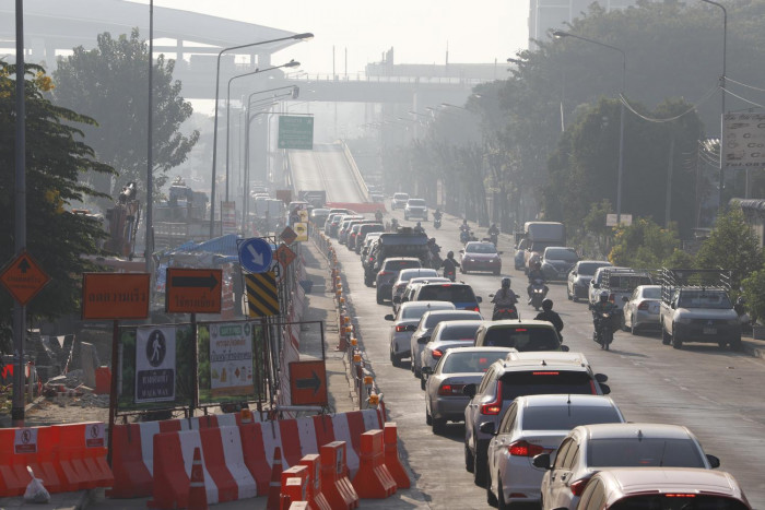 Bangkok Post - Flyover shut for Orange Line build