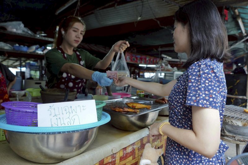 Bangkok Post - Lawmakers aim to end wrongful bank account freezes