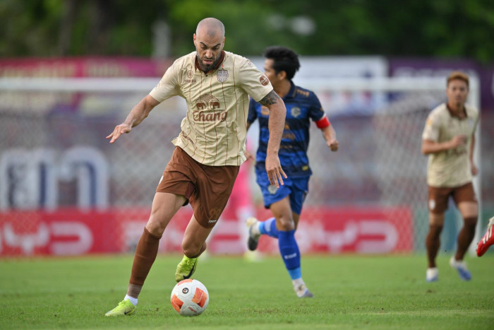 Bangkok Post - Six out of six for Buriram, Mulic hits 2