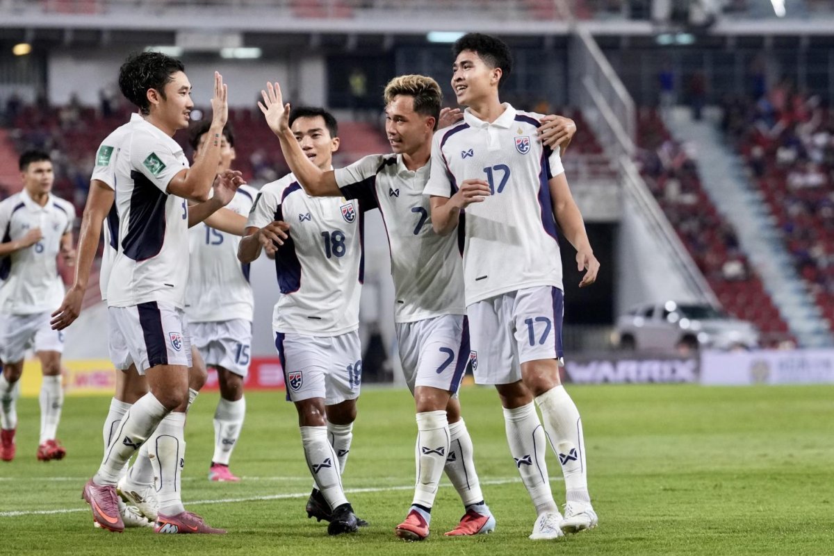 Bangkok Post - War Elephants on the march again