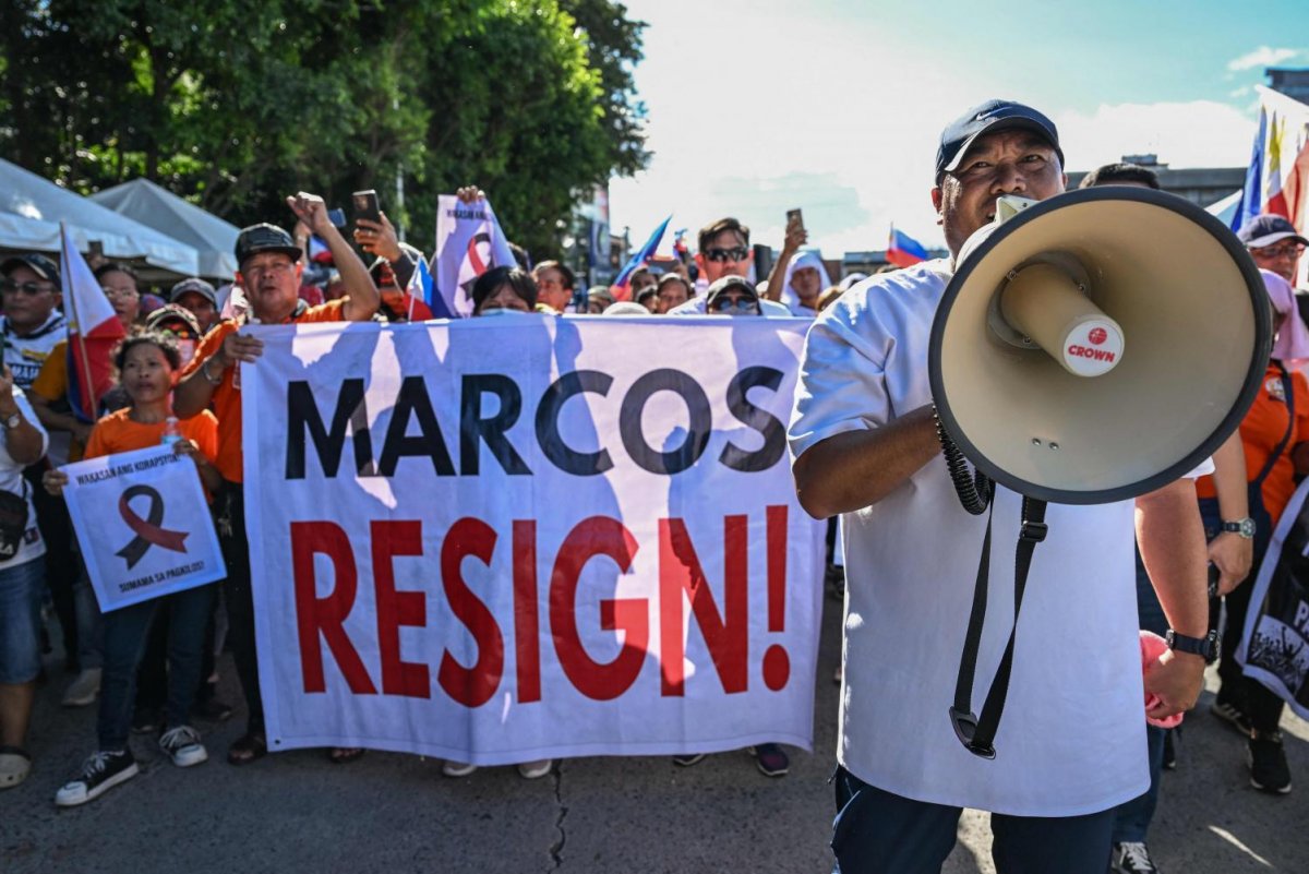 Bangkok Post - Pressure mounts on Marcos from graft scandal