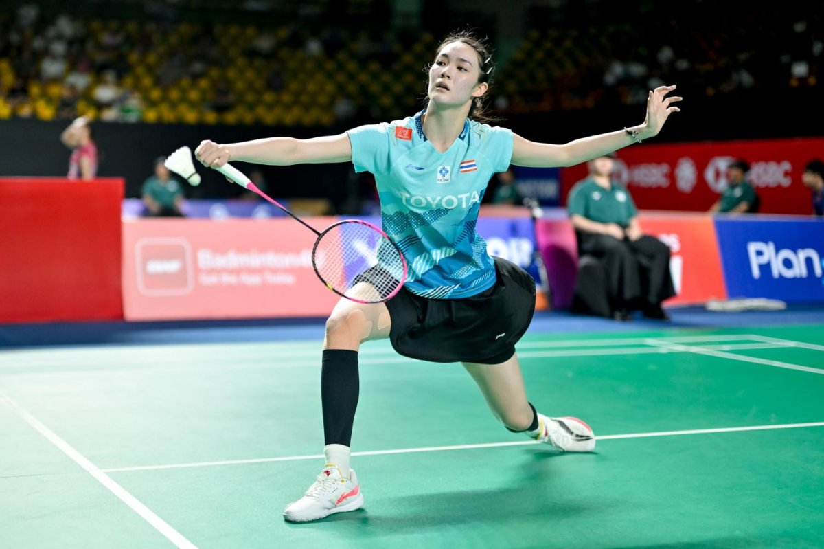 Bangkok Post - Kunlavut breezes past first hurdle