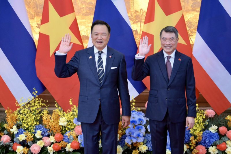 Bangkok Post - PM vows to ramp up Hanoi ties