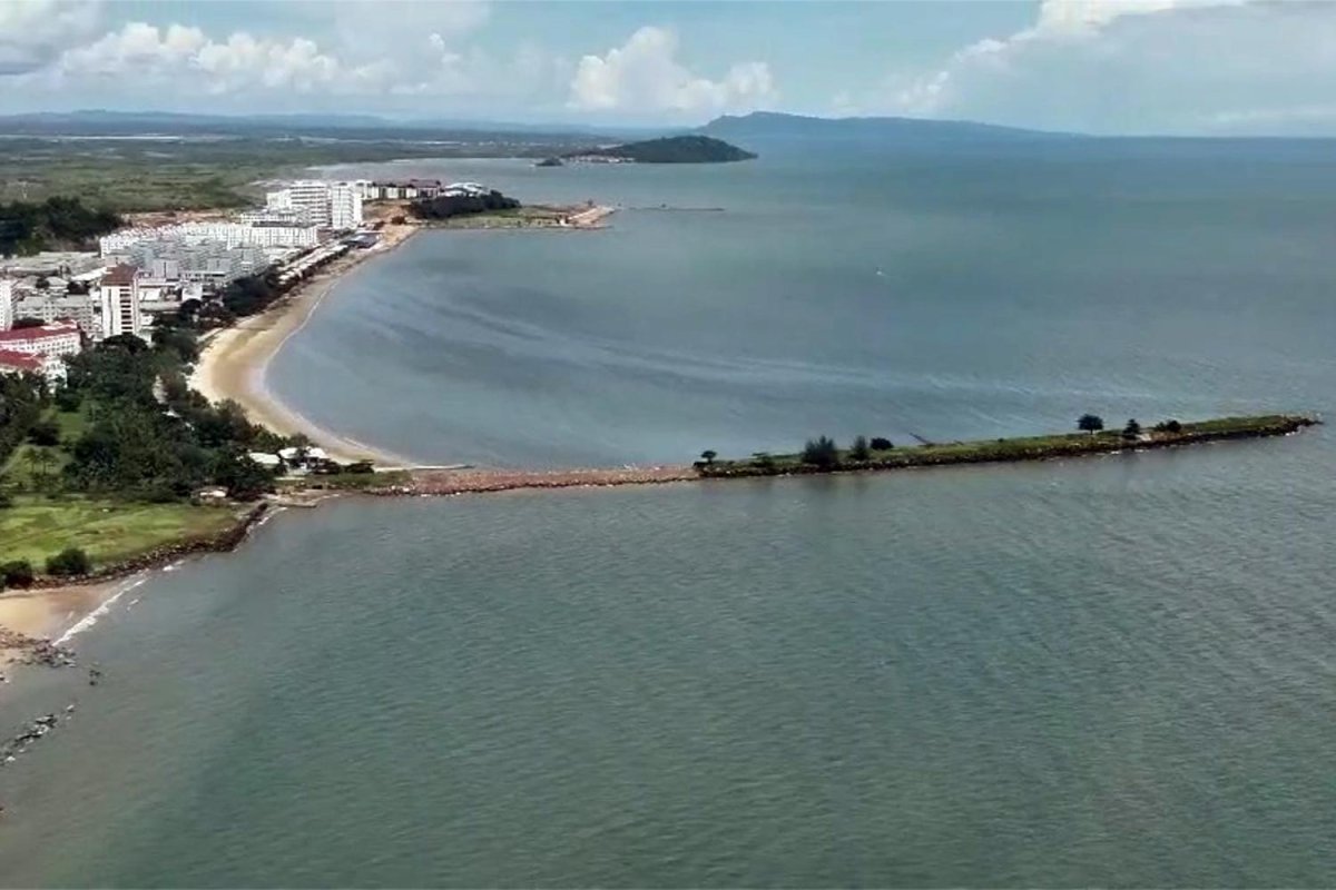 Bangkok Post - Navy says it opposed sea border structure